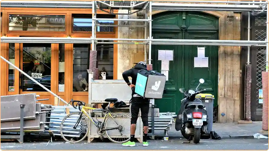 How To Make An App Like Deliveroo – Complete Guide For 2026